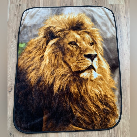 Bedding | Lion Throw Blanket 48 X 6 | Poshmark